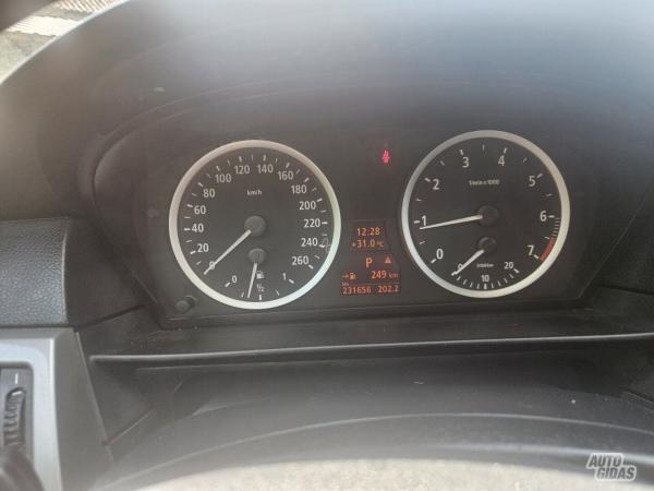Black BMW 523 2006 in Vilkaviskis, with an engine capacity of 2.50 L and mileage of 232 thousand km for 2150 €, photo 6 on AUTOMOTO.COM.LV