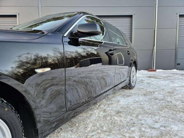 Black BMW 523 2008 in Utena, with an engine capacity of 2.50 L and mileage of 300 thousand km for 2999 €, photo 8 on AUTOMOTO.COM.LV