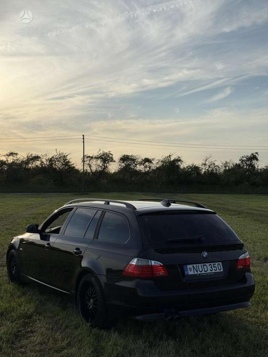 Black BMW 523 2009 in Joniskis, with an engine capacity of 2.50 L and mileage of 235 thousand km for 4000 €, photo 5 on AUTOMOTO.COM.LV