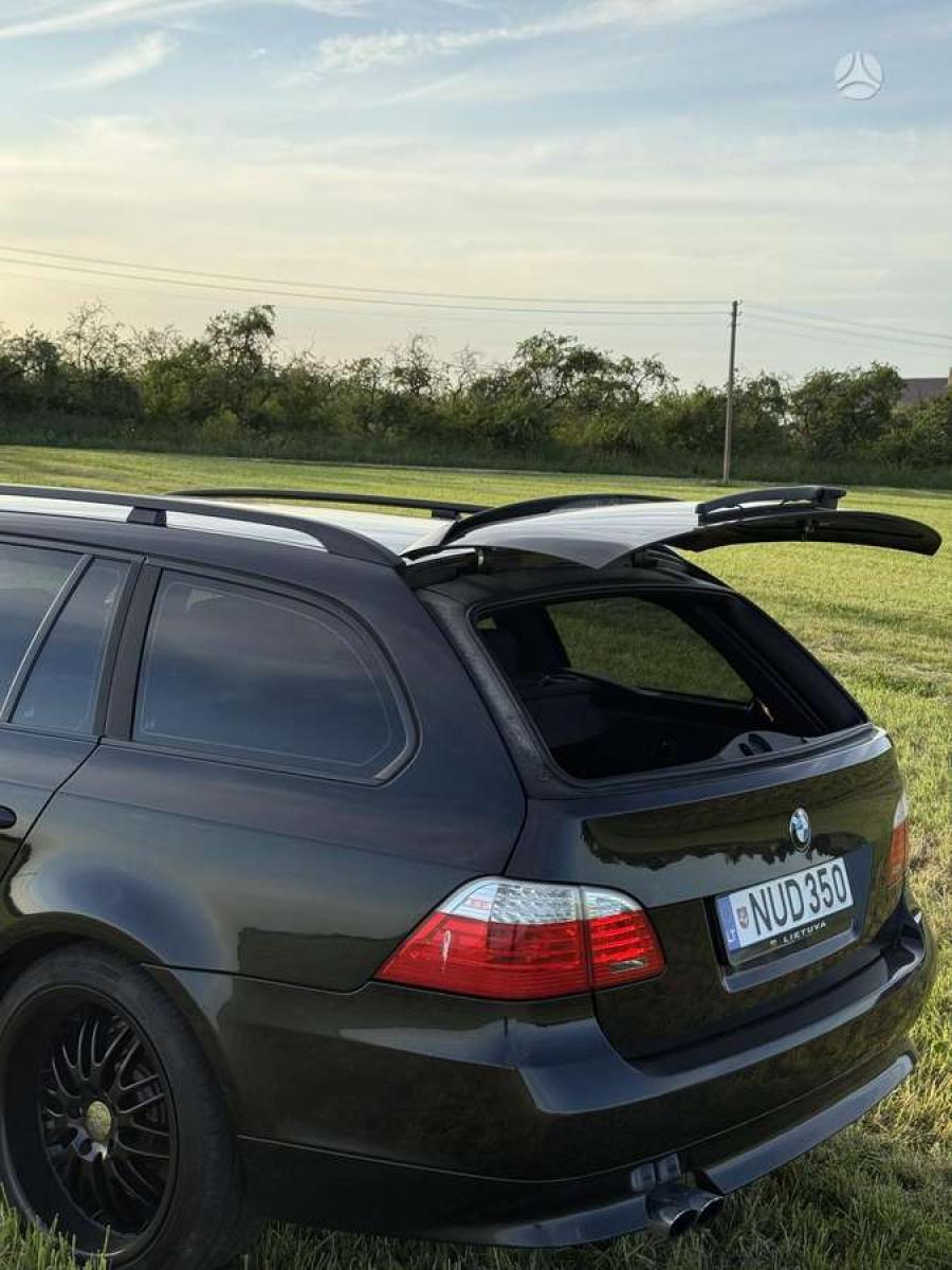 Black BMW 523 2009 in Joniskis, with an engine capacity of 2.50 L and mileage of 235 thousand km for 4000 €, photo 10 on AUTOMOTO.COM.LV