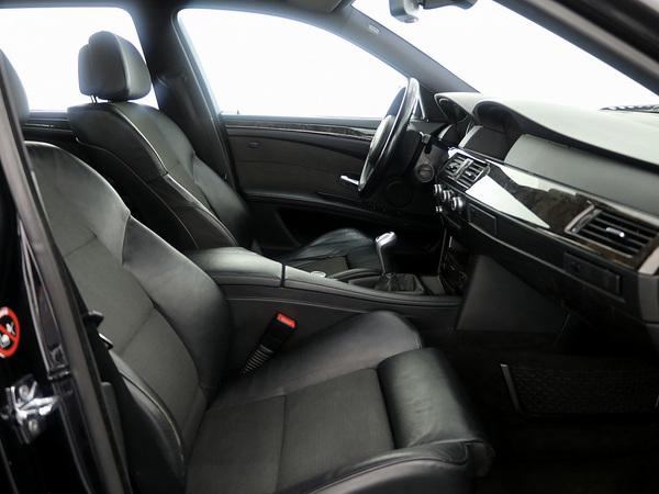 Black BMW 523 2009 in Tallinn, with an engine capacity of 2.50 L and mileage of 272 thousand km for 1699 €, photo 6 on AUTOMOTO.COM.LV