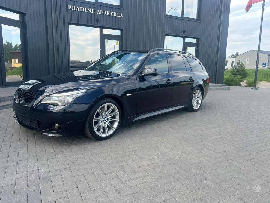 Black BMW 523 2010 in Vilnius, with an engine capacity of 2.50 L and mileage of 195 thousand km for 6000 €, photo 3 on AUTOMOTO.COM.LV
