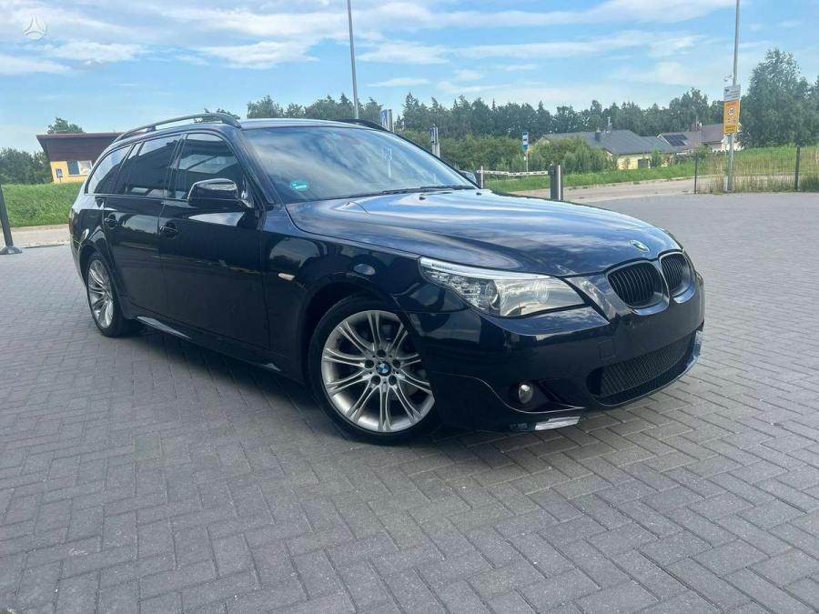 Black BMW 523 2010 in Vilnius, with an engine capacity of 2.50 L and mileage of 195 thousand km for 6000 €, photo 4 on AUTOMOTO.COM.LV