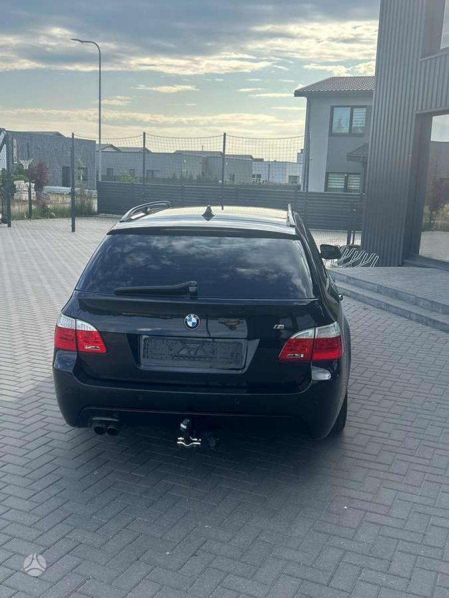 Black BMW 523 2010 in Vilnius, with an engine capacity of 2.50 L and mileage of 195 thousand km for 6000 €, photo 7 on AUTOMOTO.COM.LV