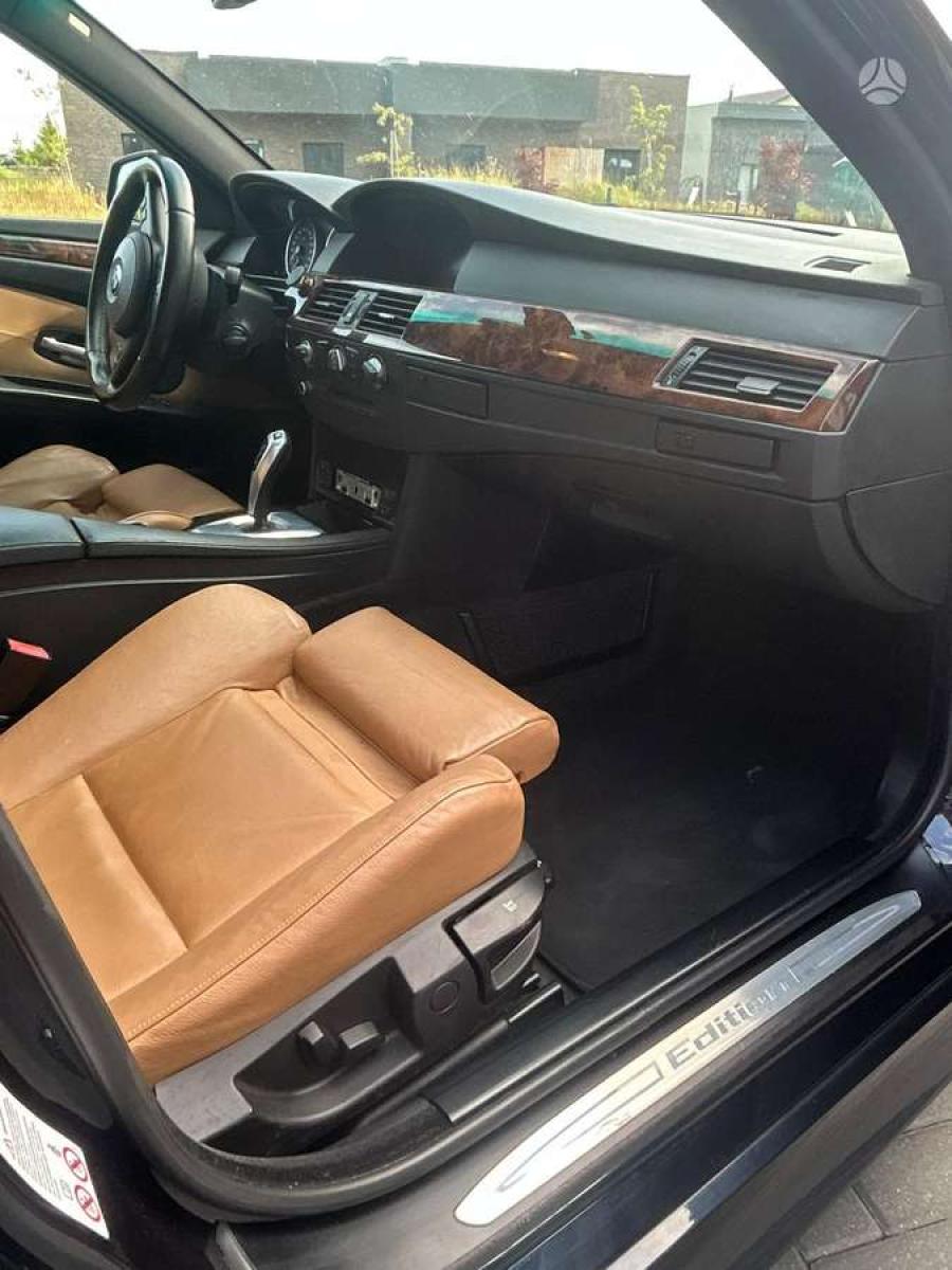 Black BMW 523 2010 in Vilnius, with an engine capacity of 2.50 L and mileage of 195 thousand km for 6000 €, photo 15 on AUTOMOTO.COM.LV