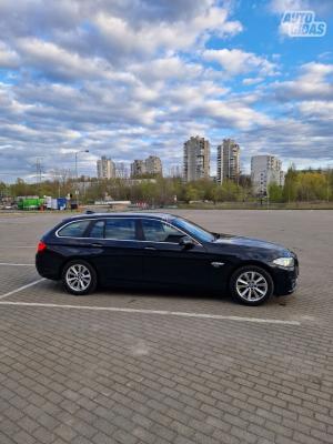 Black BMW 523 2011 in Vilnius, with an engine capacity of 3.00 L and mileage of 291 thousand km for 9500 €, photo 4 on AUTOMOTO.COM.LV