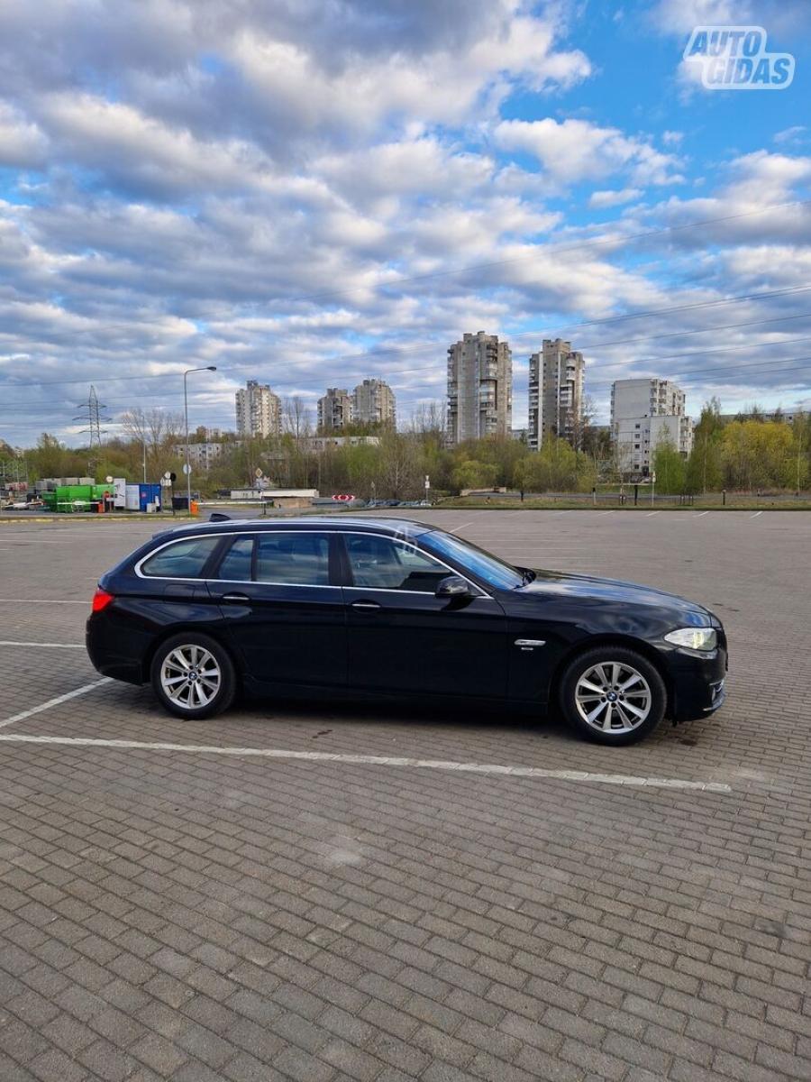 Black BMW 523 2011 in Vilnius, with an engine capacity of 3.00 L and mileage of 291 thousand km for 9500 €, photo 4 on AUTOMOTO.COM.LV