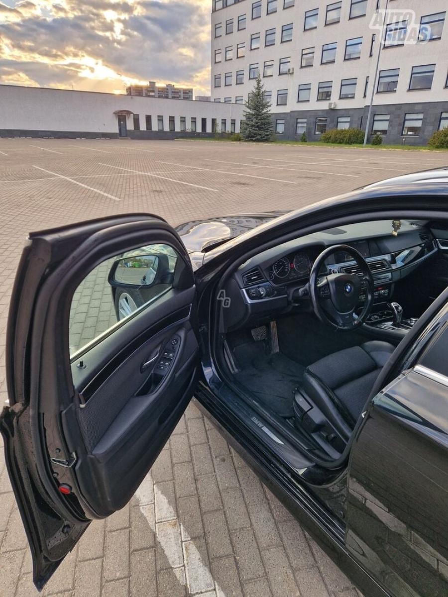 Black BMW 523 2011 in Vilnius, with an engine capacity of 3.00 L and mileage of 291 thousand km for 9500 €, photo 12 on AUTOMOTO.COM.LV