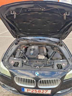 Black BMW 523 2011 in Vilnius, with an engine capacity of 3.00 L and mileage of 291 thousand km for 9500 €, photo 23 on AUTOMOTO.COM.LV