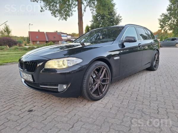 Melns BMW 523 2011 Valmiera, ar dzinēja tilpumu 3.00 L un nobraukumu 255 tūkst. km par 7200 €, foto 1 vietnē AUTOMOTO.COM.LV