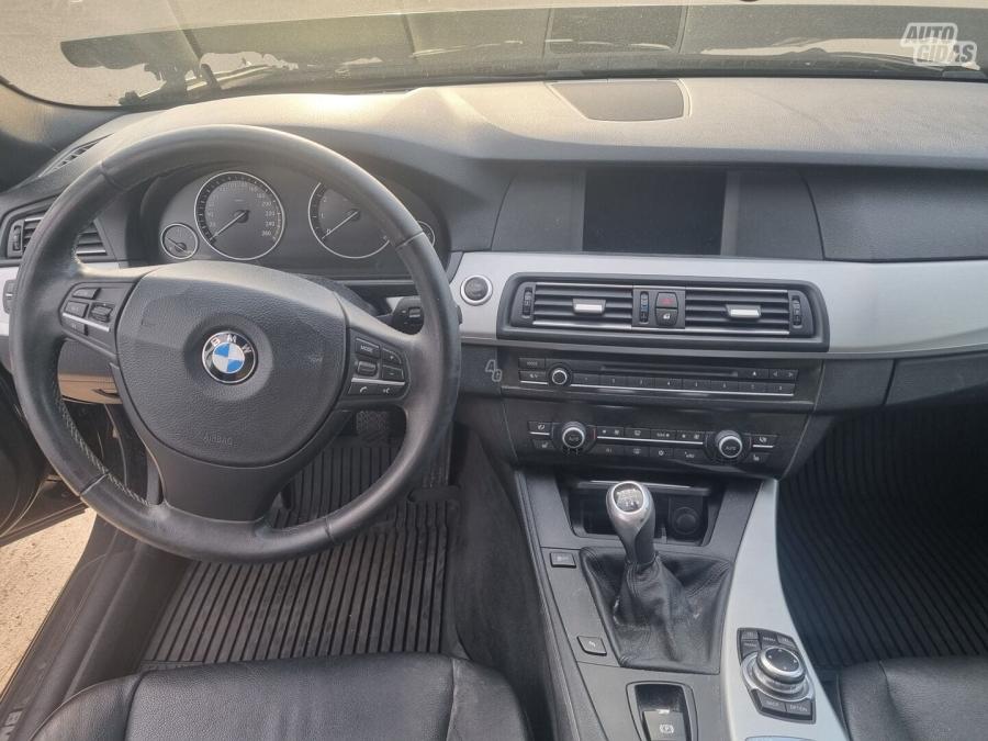 Black BMW 523 2011 in Kaunas, with an engine capacity of 2.30 L and mileage of 149 thousand km for 2990 €, photo 17 on AUTOMOTO.COM.LV