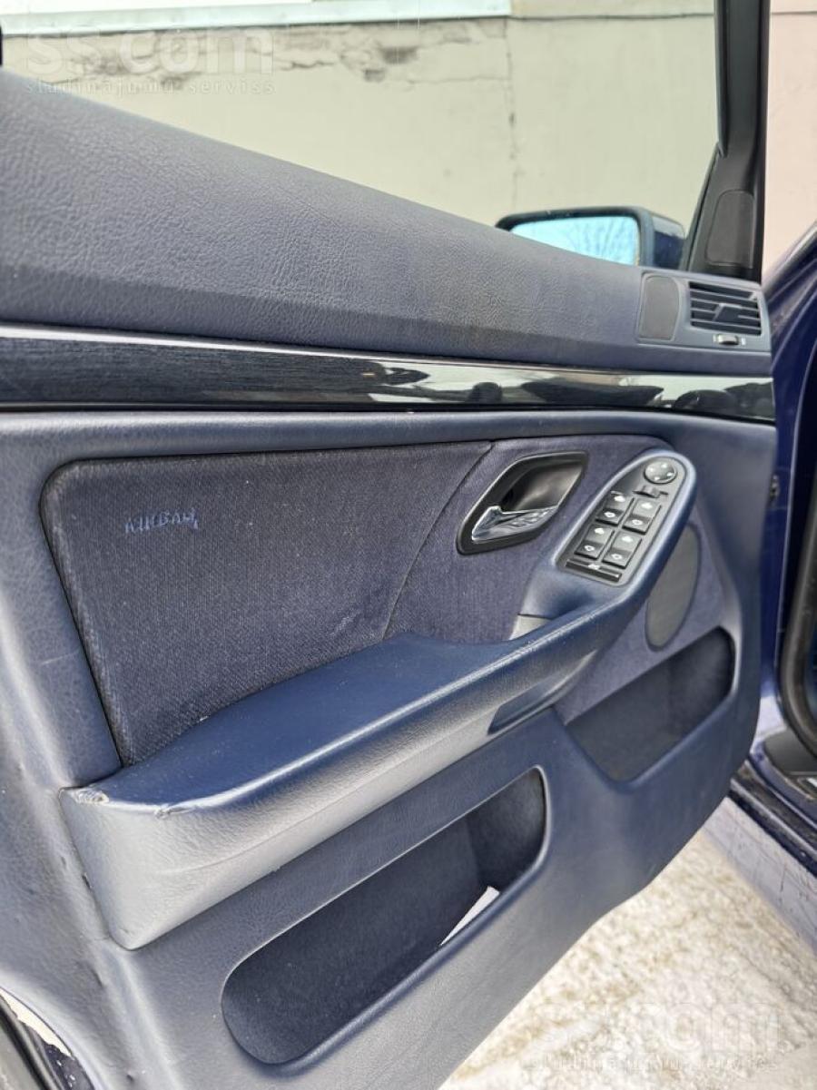 Zils BMW 523 1997 Rīga, ar dzinēja tilpumu 2.50 L un nobraukumu 291 tūkst. km par 1790 €, foto 7 vietnē AUTOMOTO.COM.LV