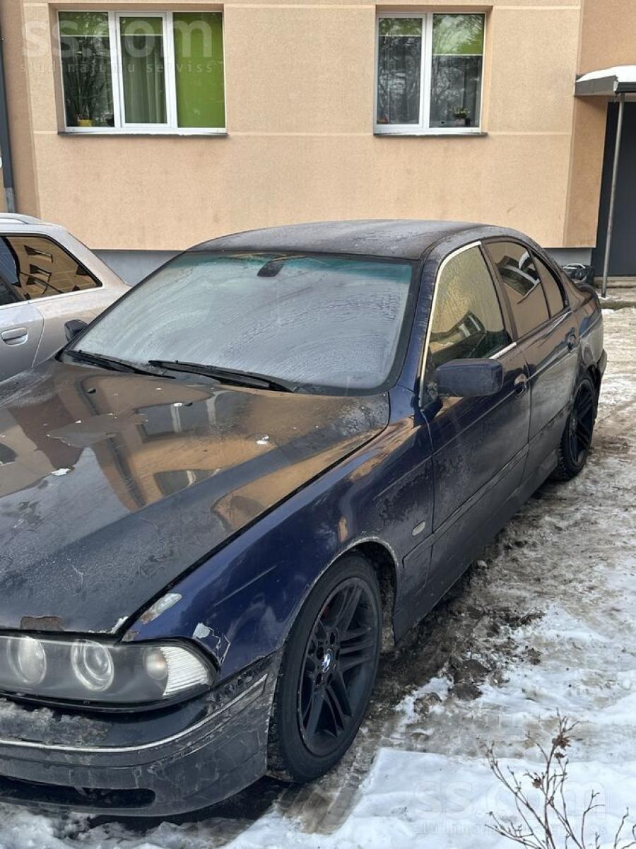 Blue BMW 523 1998 in Riga, with an engine capacity of 2.50 L and mileage of 320 thousand km for 1500 €, photo 2 on AUTOMOTO.COM.LV