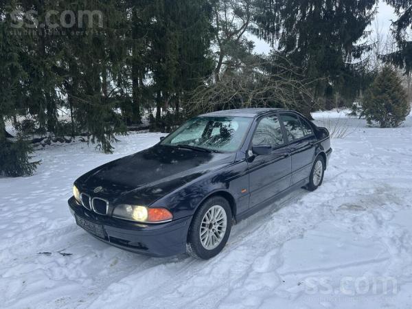 Blue BMW 523 1999 in Riga, with an engine capacity of 2.50 L and mileage of 323 thousand km for 1400 €, photo 1 on AUTOMOTO.COM.LV