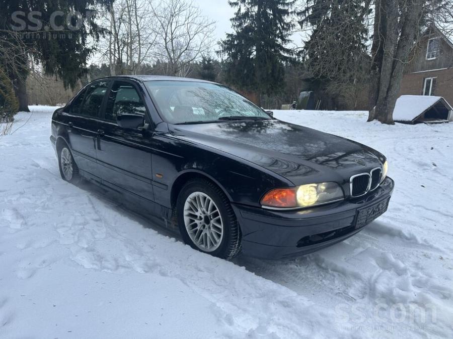 Blue BMW 523 1999 in Riga, with an engine capacity of 2.50 L and mileage of 323 thousand km for 1400 €, photo 4 on AUTOMOTO.COM.LV
