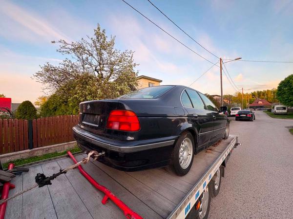 Blue BMW 523 2000 in Keila, with an engine capacity of 2.50 L and mileage of 1 thousand km for 999 €, photo 1 on AUTOMOTO.COM.LV
