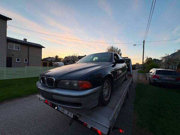 Blue BMW 523 2000 in Keila, with an engine capacity of 2.50 L and mileage of 1 thousand km for 999 €, photo 3 on AUTOMOTO.COM.LV
