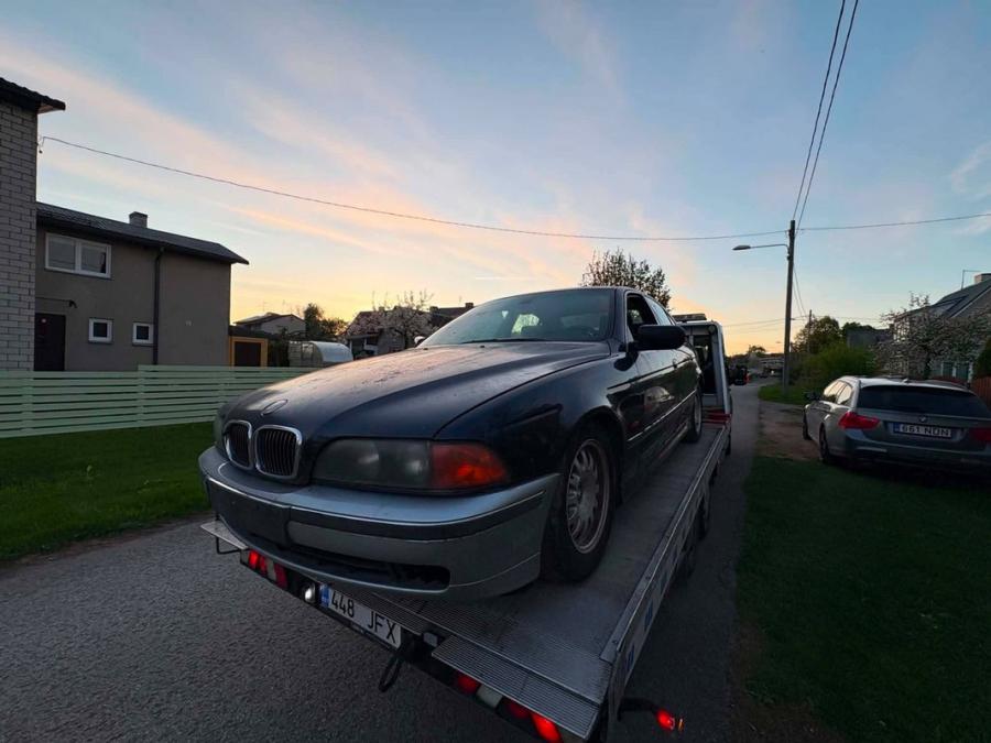 Blue BMW 523 2000 in Keila, with an engine capacity of 2.50 L and mileage of 1 thousand km for 999 €, photo 14 on AUTOMOTO.COM.LV
