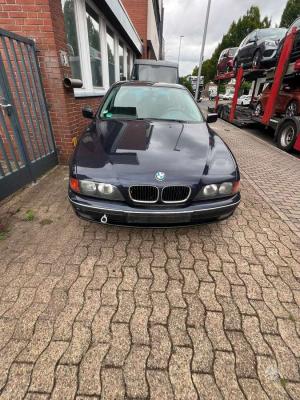 Zils BMW 523 2000 Marijampole, ar dzinēja tilpumu 2.50 L un nobraukumu 250 tūkst. km par 2500 €, foto 3 vietnē AUTOMOTO.COM.LV