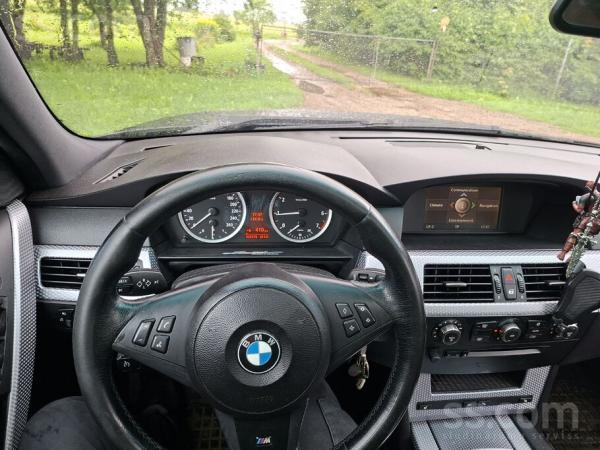 Zils BMW 523 2006 Saldus, ar dzinēja tilpumu 2.50 L un nobraukumu 329 tūkst. km par 7000 €, foto 8 vietnē AUTOMOTO.COM.LV