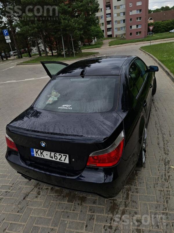 Zils BMW 523 2006 Saldus, ar dzinēja tilpumu 2.50 L un nobraukumu 329 tūkst. km par 7000 €, foto 9 vietnē AUTOMOTO.COM.LV