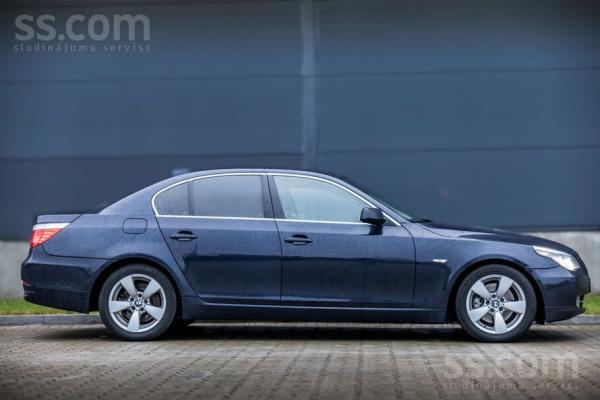 Blue BMW 523 2008 in Riga, with an engine capacity of 2.50 L and mileage of 242 thousand km for 5990 €, photo 4 on AUTOMOTO.COM.LV