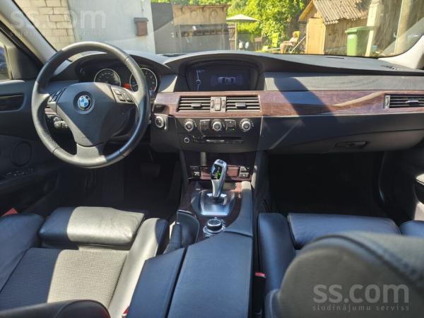 Blue BMW 523 2009 in Riga, with an engine capacity of 2.50 L and mileage of 240 thousand km for 6700 €, photo 6 on AUTOMOTO.COM.LV