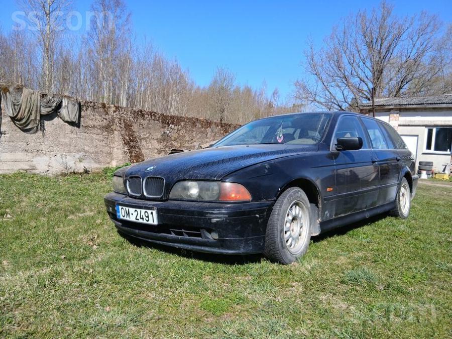 Zils BMW 523 1999 Limbaži, ar dzinēja tilpumu 2.50 L un nobraukumu 360 tūkst. km par 800 €, foto 1 vietnē AUTOMOTO.COM.LV