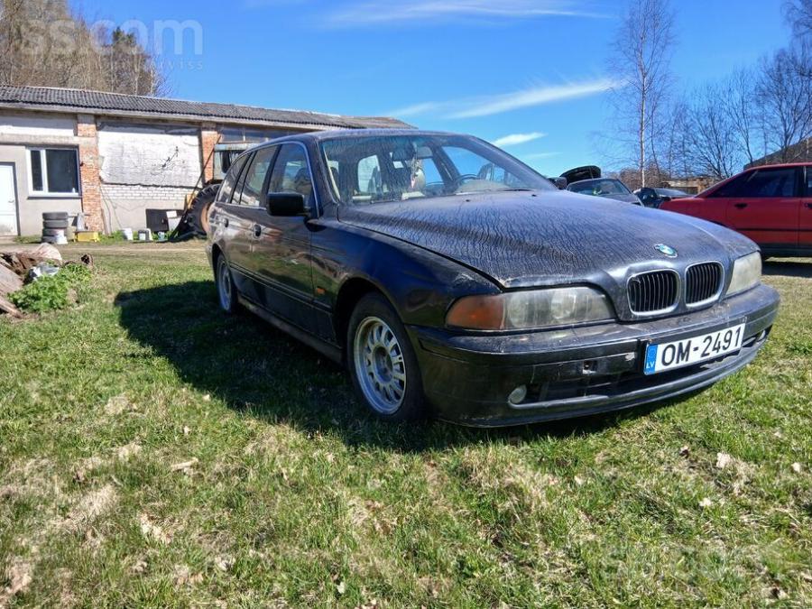 Zils BMW 523 1999 Limbaži, ar dzinēja tilpumu 2.50 L un nobraukumu 360 tūkst. km par 800 €, foto 3 vietnē AUTOMOTO.COM.LV
