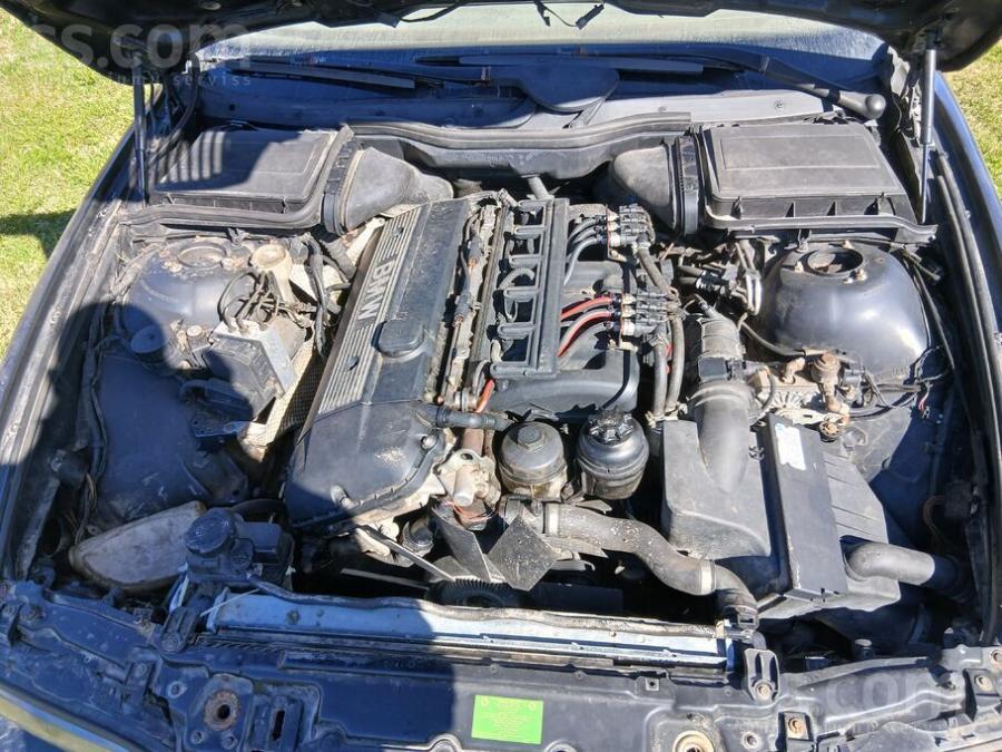 Zils BMW 523 1999 Limbaži, ar dzinēja tilpumu 2.50 L un nobraukumu 360 tūkst. km par 800 €, foto 7 vietnē AUTOMOTO.COM.LV