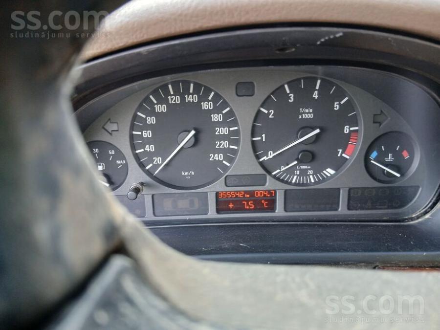 Zils BMW 523 1999 Limbaži, ar dzinēja tilpumu 2.50 L un nobraukumu 360 tūkst. km par 800 €, foto 9 vietnē AUTOMOTO.COM.LV