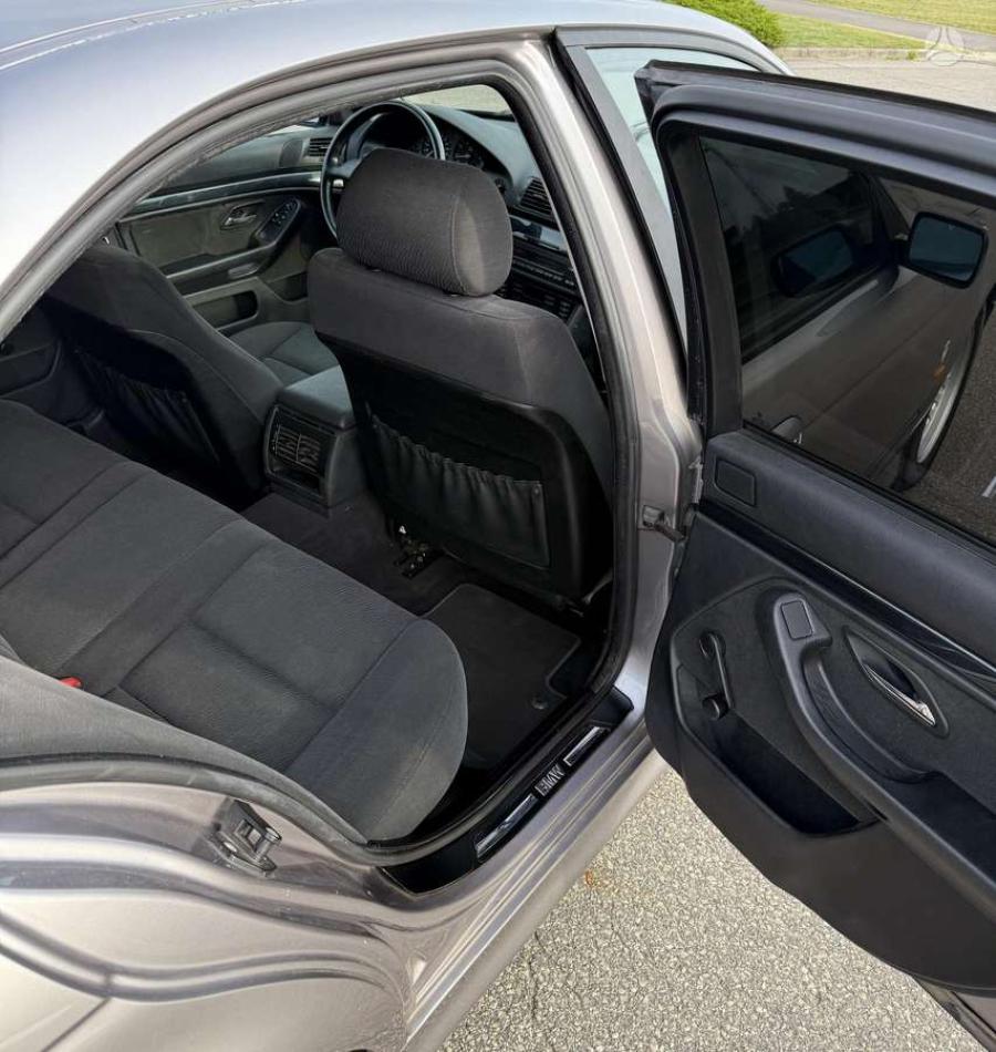 Brūns BMW 523 1997 Viļņa, ar dzinēja tilpumu 2.50 L un nobraukumu 283 tūkst. km par 2950 €, foto 16 vietnē AUTOMOTO.COM.LV