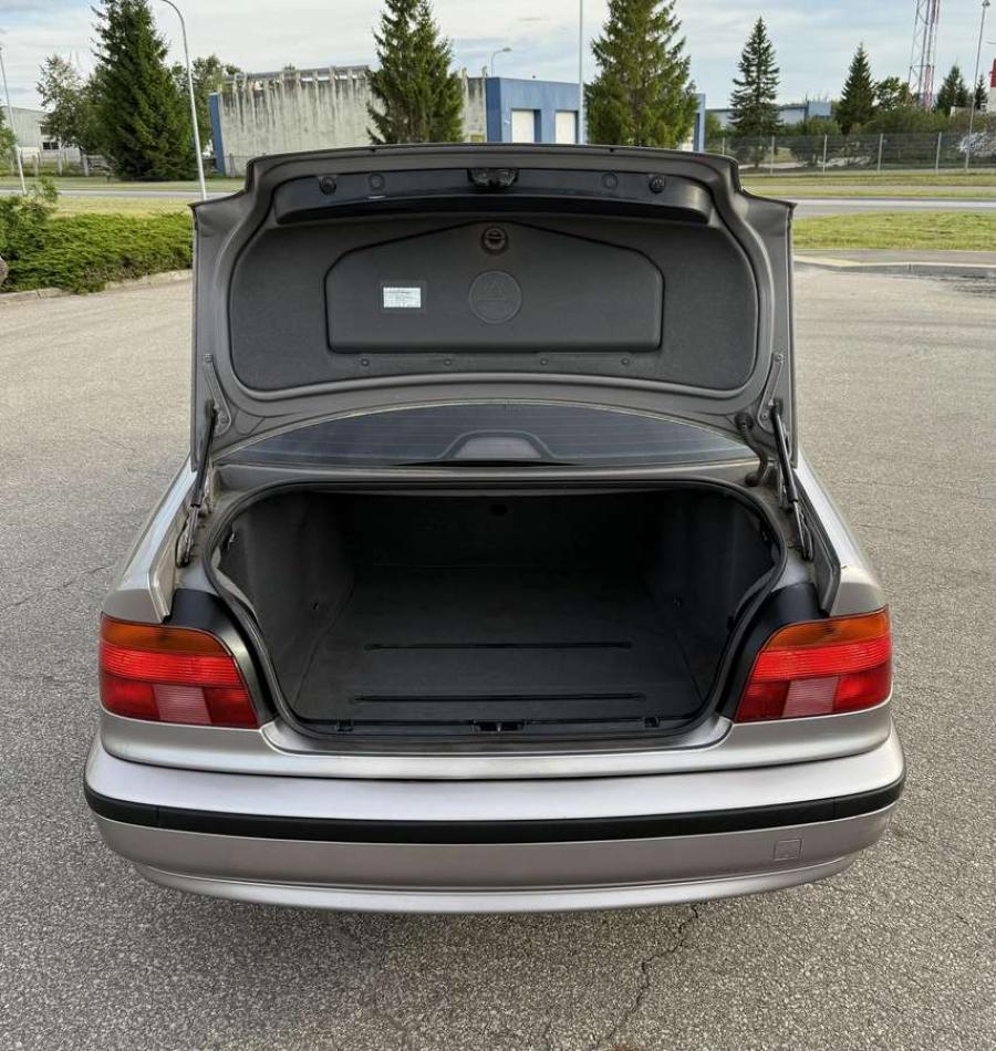 Brūns BMW 523 1997 Viļņa, ar dzinēja tilpumu 2.50 L un nobraukumu 283 tūkst. km par 2950 €, foto 17 vietnē AUTOMOTO.COM.LV