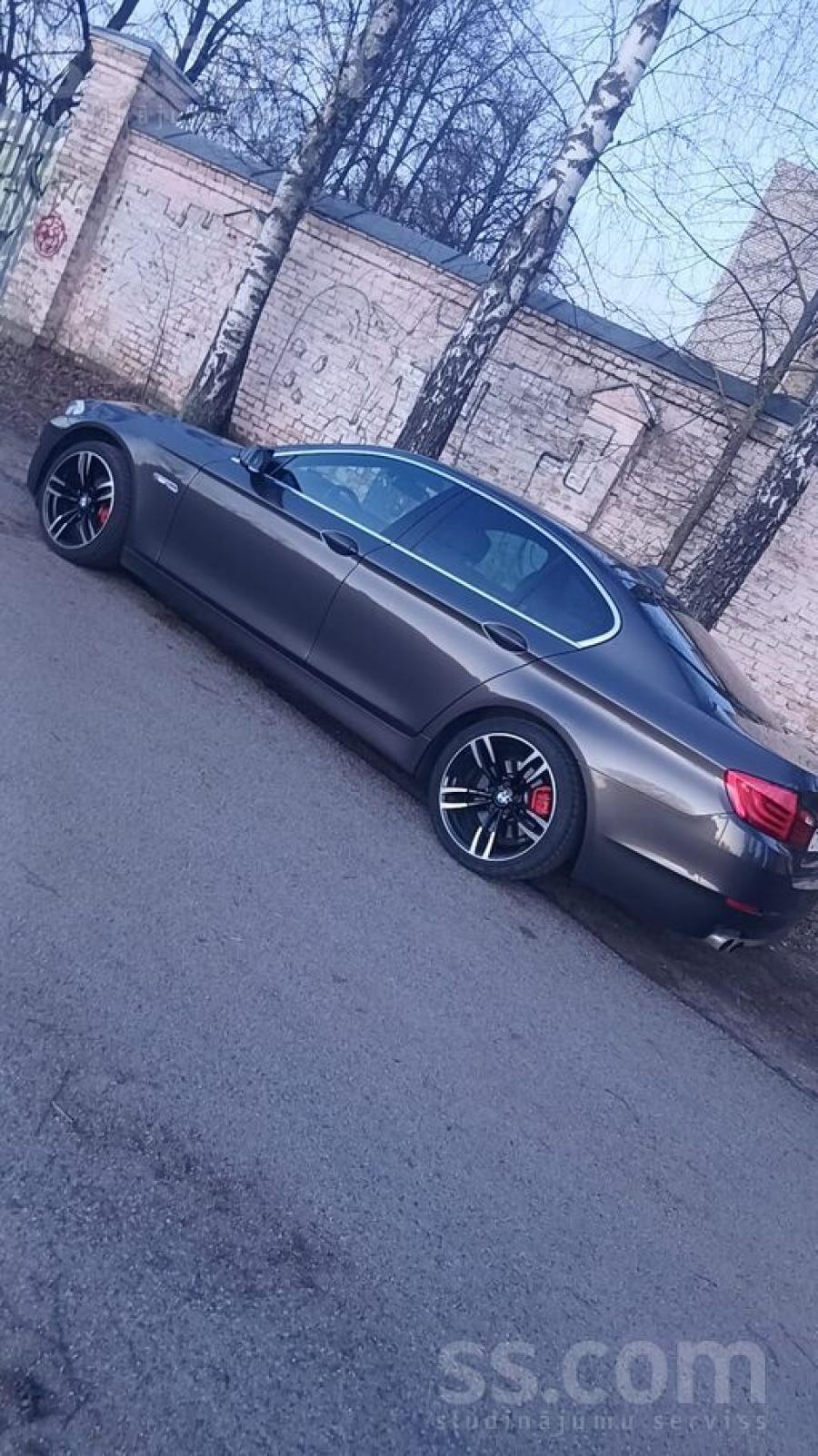 Brown BMW 523 2010 in Riga, with an engine capacity of 3.00 L and mileage of 280 thousand km for 7850 €, photo 4 on AUTOMOTO.COM.LV