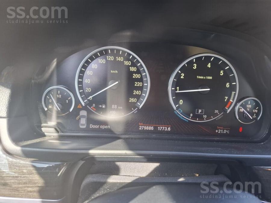 Brown BMW 523 2010 in Riga, with an engine capacity of 3.00 L and mileage of 280 thousand km for 7850 €, photo 6 on AUTOMOTO.COM.LV