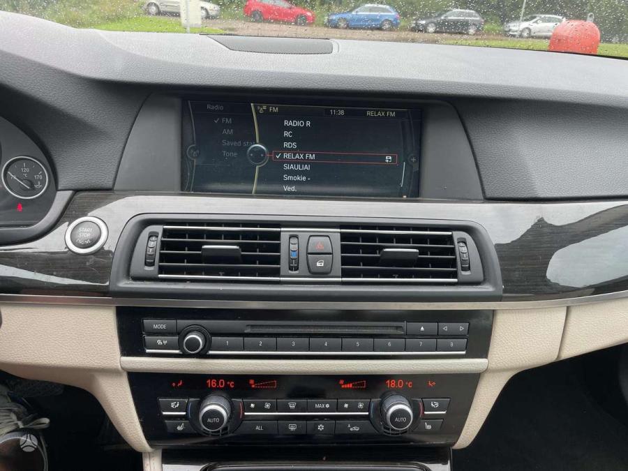 Brūns BMW 523 2011 Šauļi, ar dzinēja tilpumu 3.00 L un nobraukumu 313 tūkst. km par 5999 €, foto 23 vietnē AUTOMOTO.COM.LV