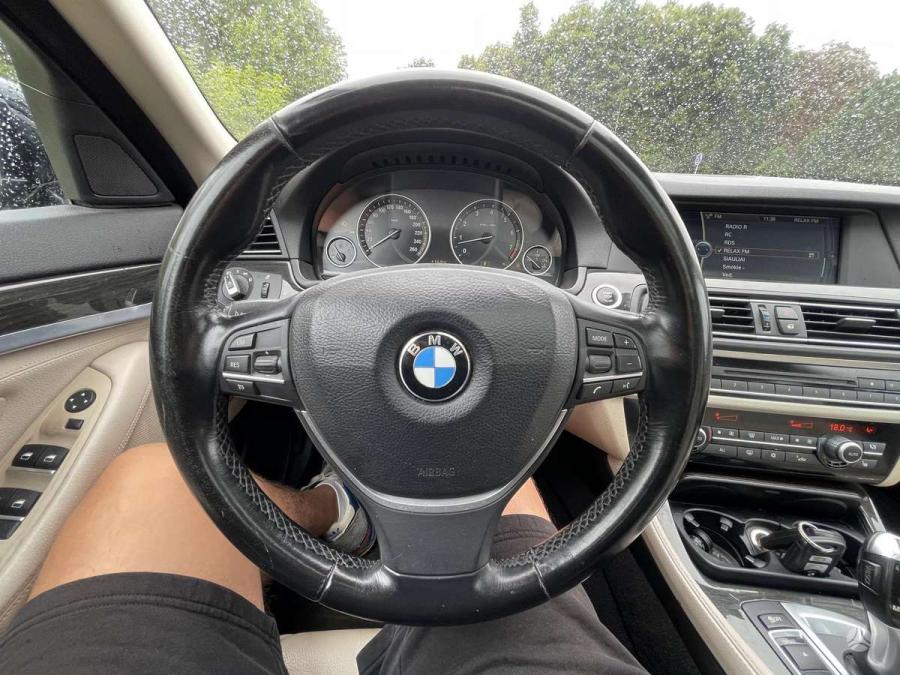 Brūns BMW 523 2011 Šauļi, ar dzinēja tilpumu 3.00 L un nobraukumu 313 tūkst. km par 5999 €, foto 25 vietnē AUTOMOTO.COM.LV