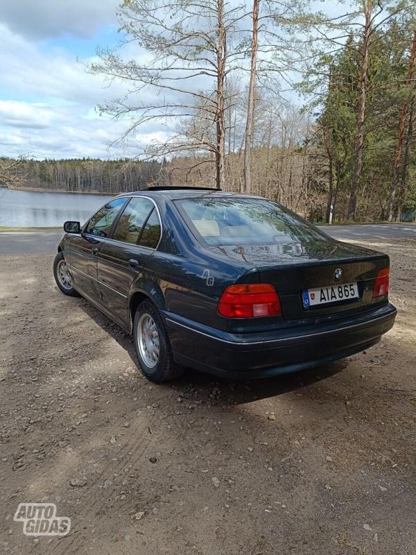 Zaļš BMW 523 2000 Viļņa, ar dzinēja tilpumu 2.50 L un nobraukumu 223 tūkst. km par 2550 €, foto 4 vietnē AUTOMOTO.COM.LV
