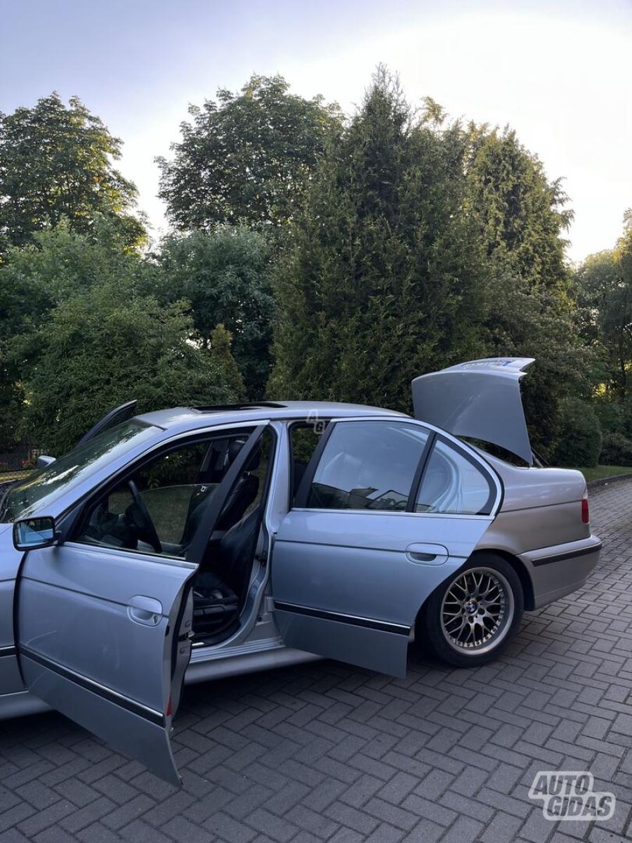 Pelēks BMW 523 1998 Kauņa, ar dzinēja tilpumu 2.50 L un nobraukumu 355 tūkst. km par 2050 €, foto 2 vietnē AUTOMOTO.COM.LV