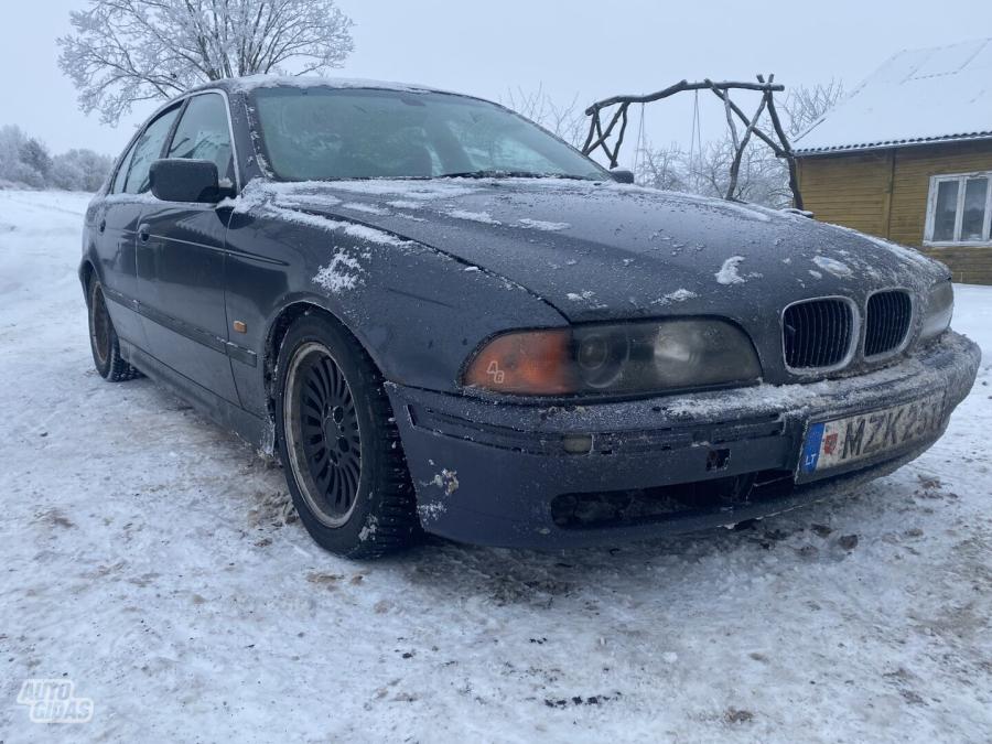 Pelēks BMW 523 1998 Prienai, ar dzinēja tilpumu 2.30 L un nobraukumu 368 tūkst. km par 500 €, foto 3 vietnē AUTOMOTO.COM.LV