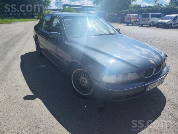 Pelēks BMW 523 1998 Rīga, ar dzinēja tilpumu 2.50 L un nobraukumu 217 tūkst. km par 1100 €, foto 5 vietnē AUTOMOTO.COM.LV