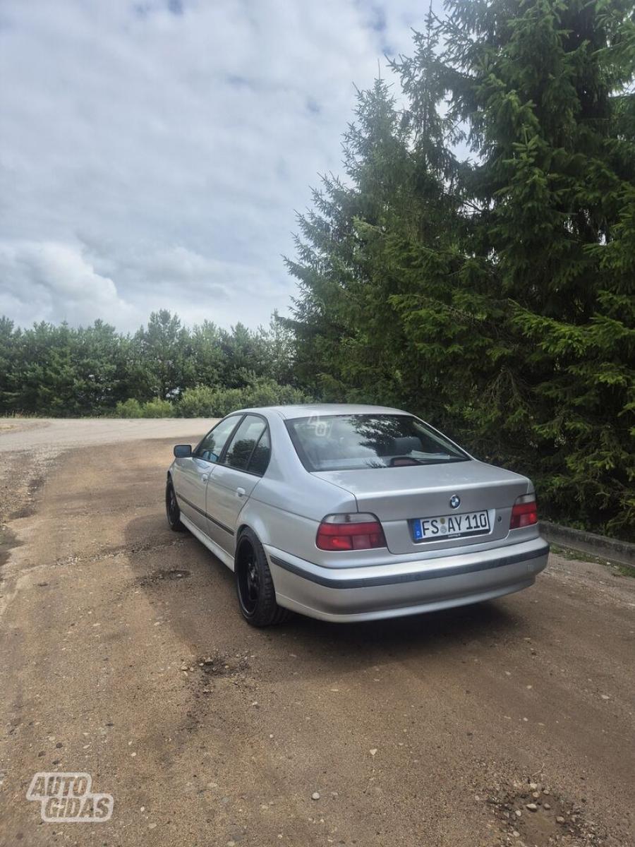 Pelēks BMW 523 1999 Klaipėda, ar dzinēja tilpumu 2.50 L un nobraukumu 266 tūkst. km par 2000 €, foto 3 vietnē AUTOMOTO.COM.LV