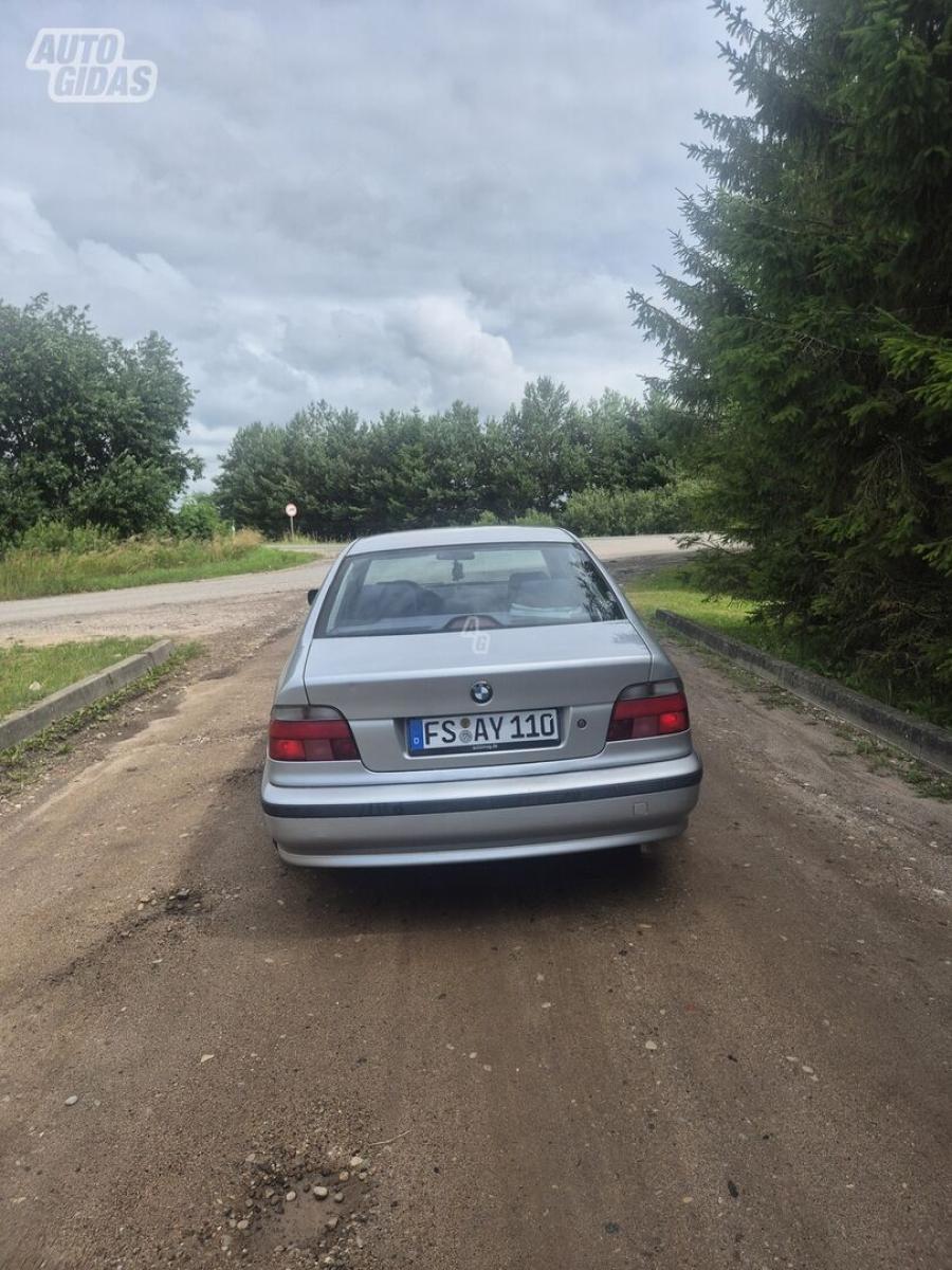 Pelēks BMW 523 1999 Klaipėda, ar dzinēja tilpumu 2.50 L un nobraukumu 266 tūkst. km par 2000 €, foto 4 vietnē AUTOMOTO.COM.LV