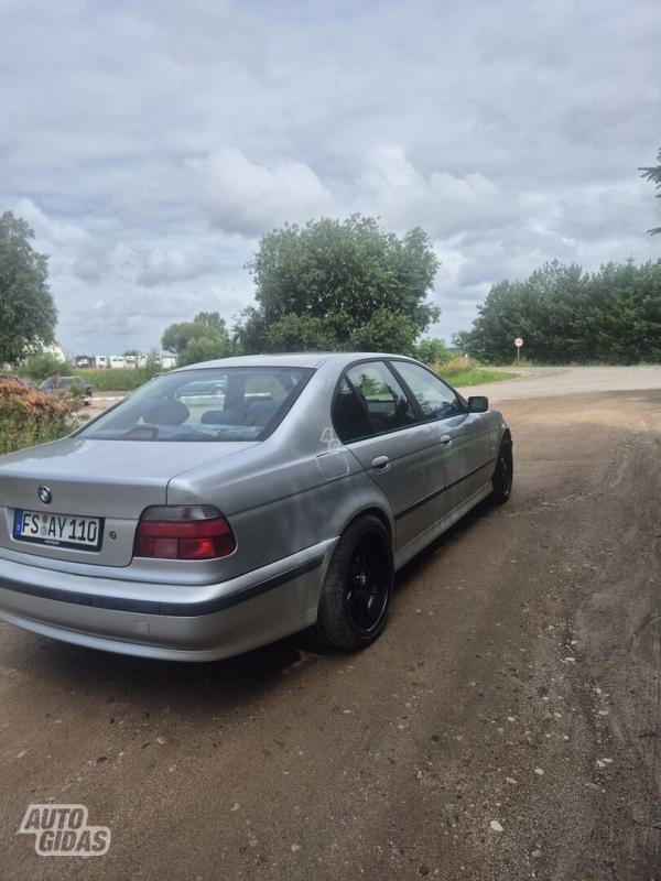 Grey BMW 523 1999 in Klaipeda, with an engine capacity of 2.50 L and mileage of 266 thousand km for 2000 €, photo 5 on AUTOMOTO.COM.LV
