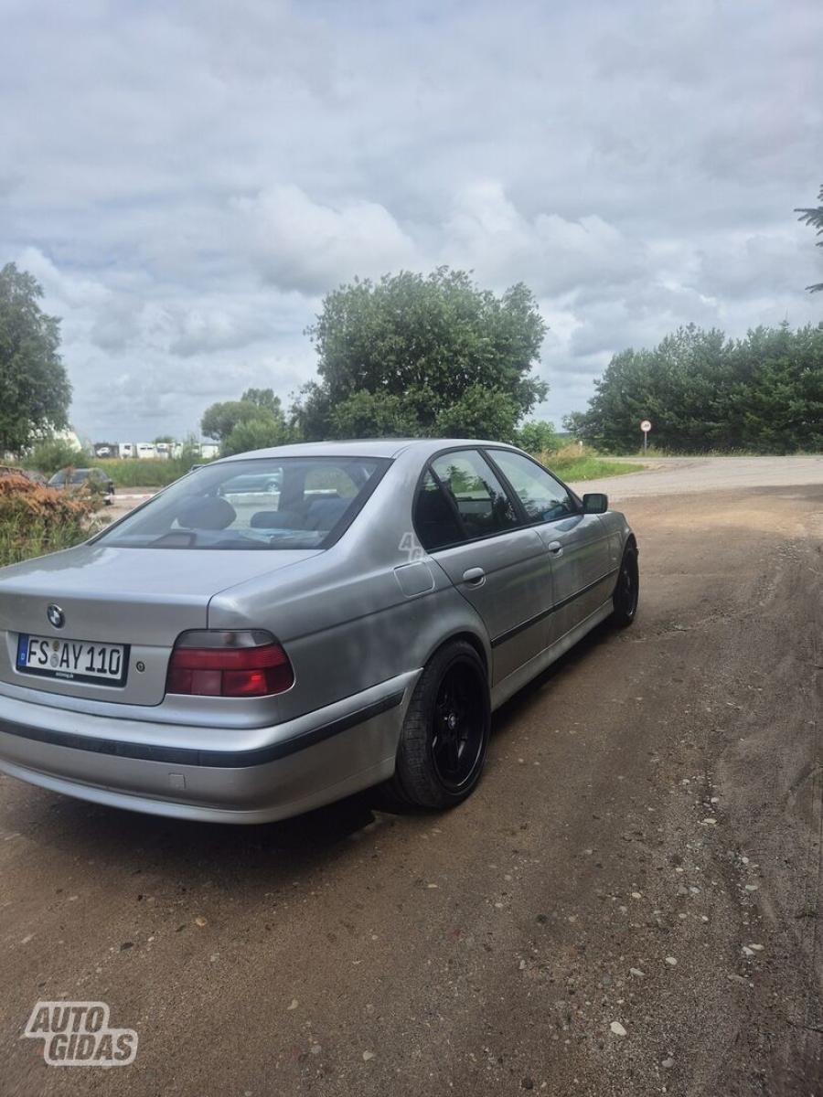 Pelēks BMW 523 1999 Klaipėda, ar dzinēja tilpumu 2.50 L un nobraukumu 266 tūkst. km par 2000 €, foto 6 vietnē AUTOMOTO.COM.LV