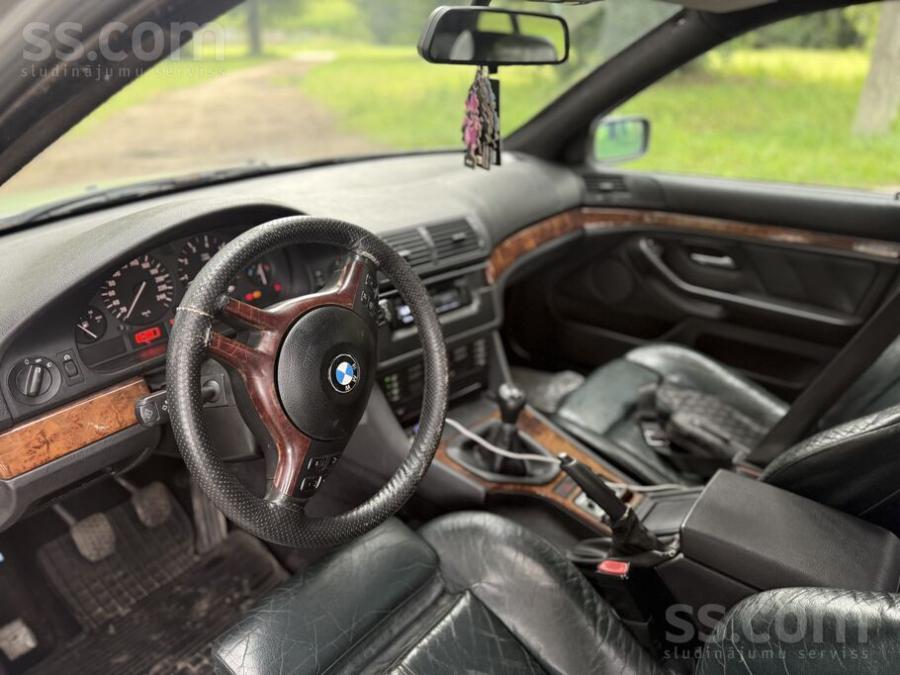 Grey BMW 523 1999 in Riga, with an engine capacity of 2.50 L and mileage of 320 thousand km for 1400 €, photo 7 on AUTOMOTO.COM.LV