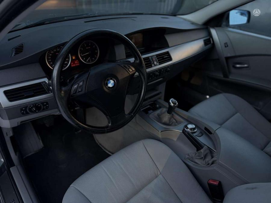 Pelēks BMW 523 2004 Rokiškis, ar dzinēja tilpumu 2.00 L un nobraukumu 258 tūkst. km par 2450 €, foto 22 vietnē AUTOMOTO.COM.LV