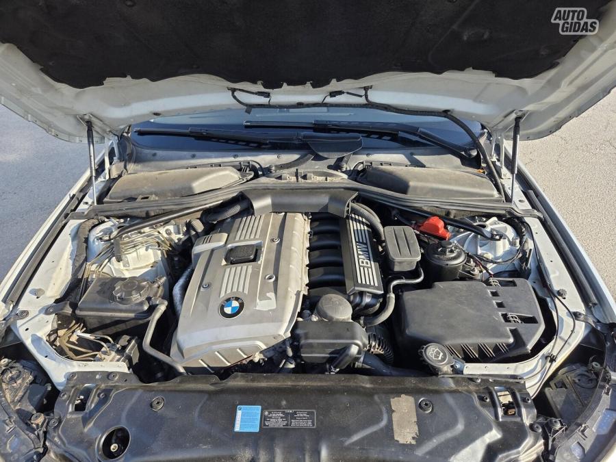 Pelēks BMW 523 2005 Kauņa, ar dzinēja tilpumu 2.50 L un nobraukumu 277 tūkst. km par 3000 €, foto 13 vietnē AUTOMOTO.COM.LV