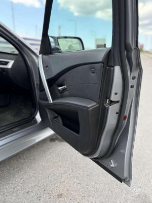 Grey BMW 523 2006 in Klaipeda, with an engine capacity of 2.50 L and mileage of 297 thousand km for 3500 €, photo 13 on AUTOMOTO.COM.LV