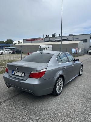 Grey BMW 523 2006 in Rakvere, with an engine capacity of 2.50 L and mileage of 293 thousand km for 3000 €, photo 12 on AUTOMOTO.COM.LV